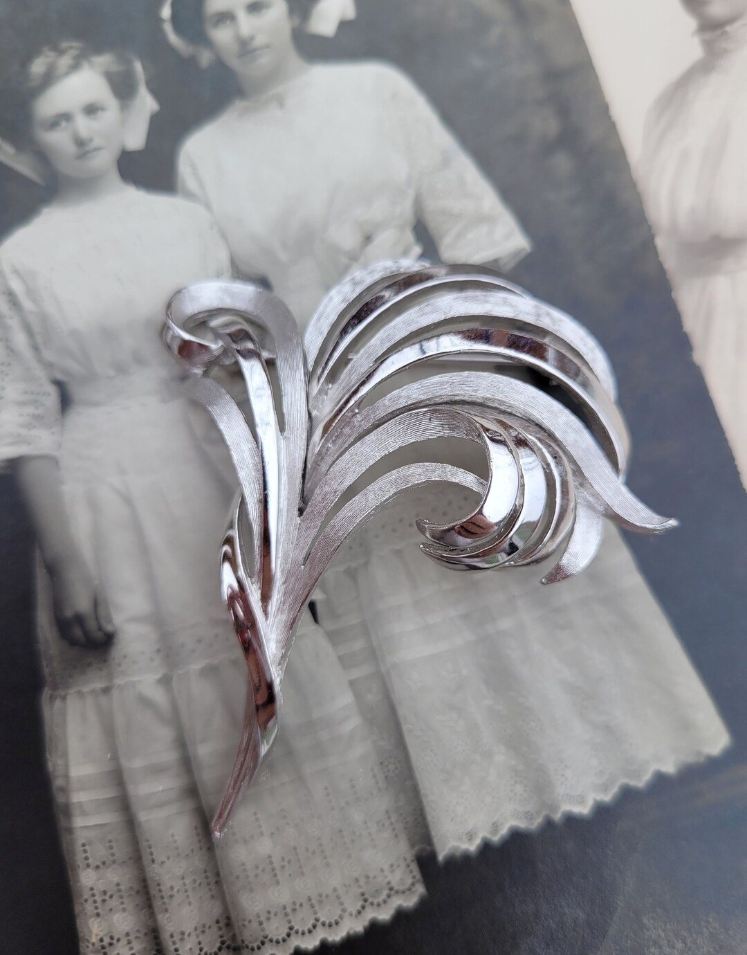 Vintage 60s Crown Trifari Brushed Silver Tone Swirls Brooch Pin Signed ...
