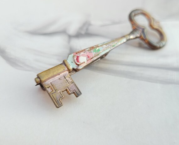 Antique Victorian Skeleton Key Enameled Gold Tone Bro… - Gem