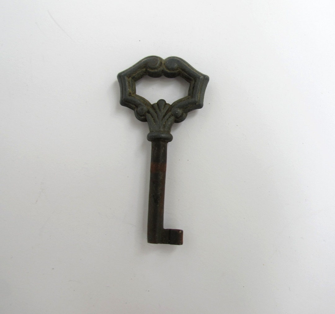 Old Vintage Key 19th Century Early 20th Century Collectible Collectors ...