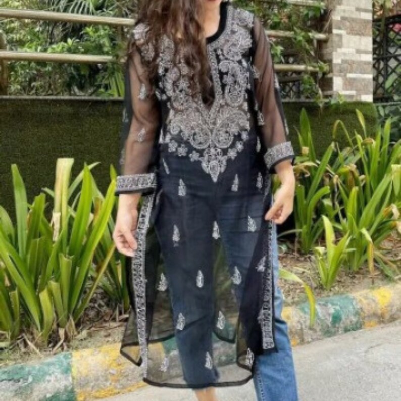Lucknowi Chikankari Handmade and Hand-embroidered Super Comfortable ...