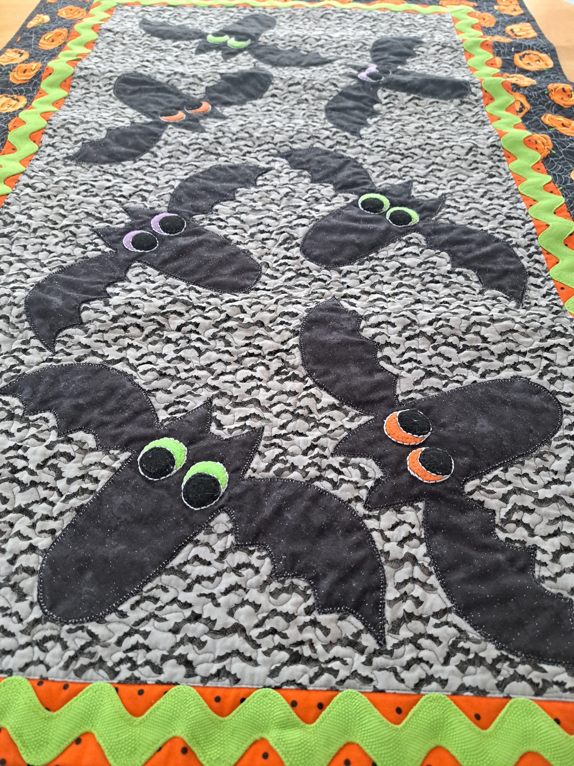 Halloween Bat Table Runner Halloween Decor 26 X 41 Quilted & Applique ...