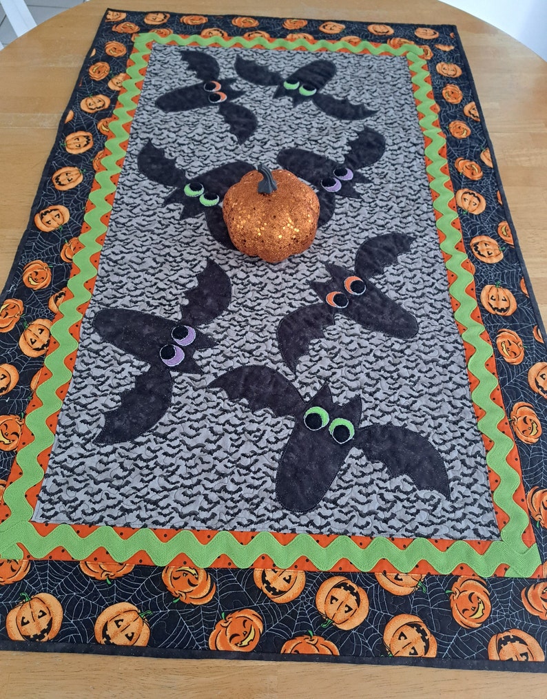 Halloween Bat Table Runner Halloween Decor 26 X 41 Quilted & Applique ...