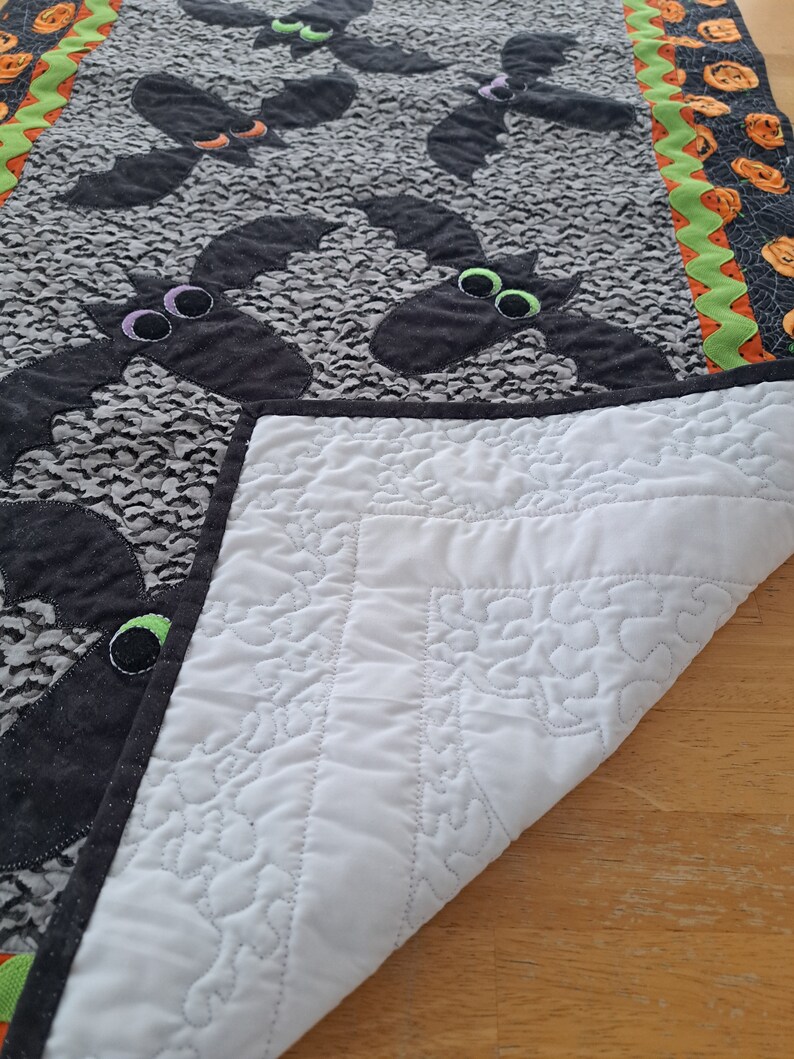 Halloween Bat Table Runner Halloween Decor 26 X 41 Quilted & Applique ...