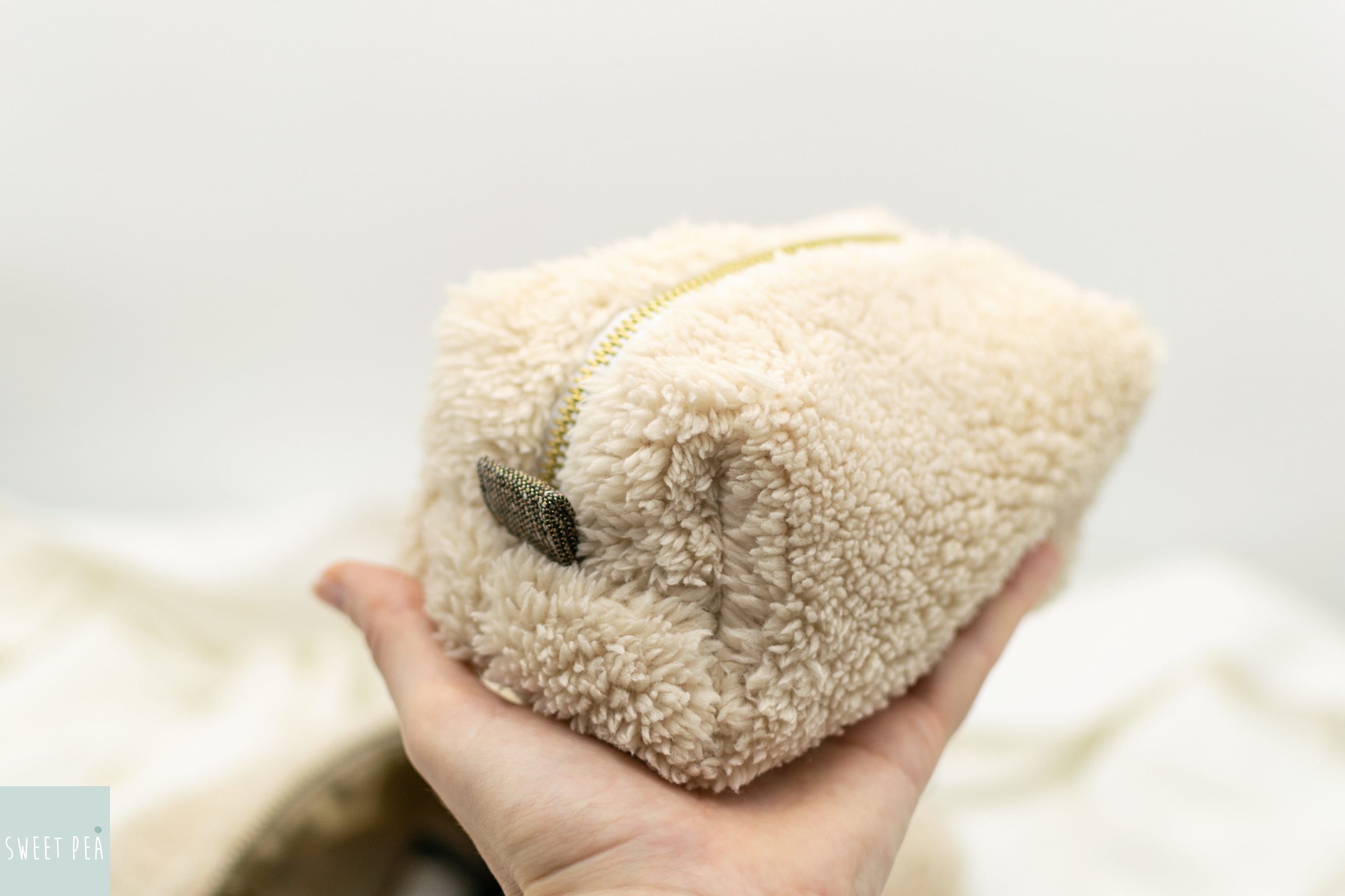 SKINCARE BAG - Teddy Box Bag, Fluffy Toiletry Bag, Sherpa Boxy Bag ...