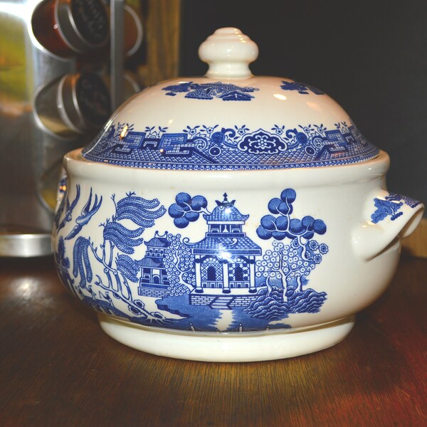 Blue Willow Churchill Pot - Etsy