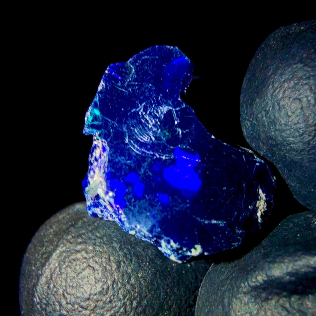 Ethiopian Natural Gemstone Fire Opal, Black Dry Opal Rough 5.60 Ct ...