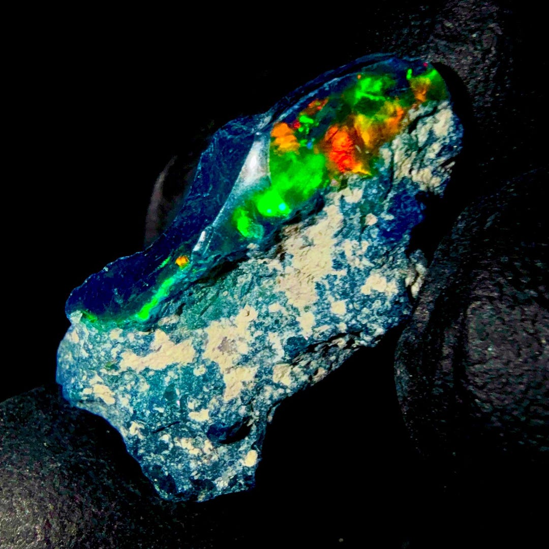 Black Opal Natural Fire Ethiopian Dry Gemstone Rough 5.95 Ct 19X13X9 Mm ...