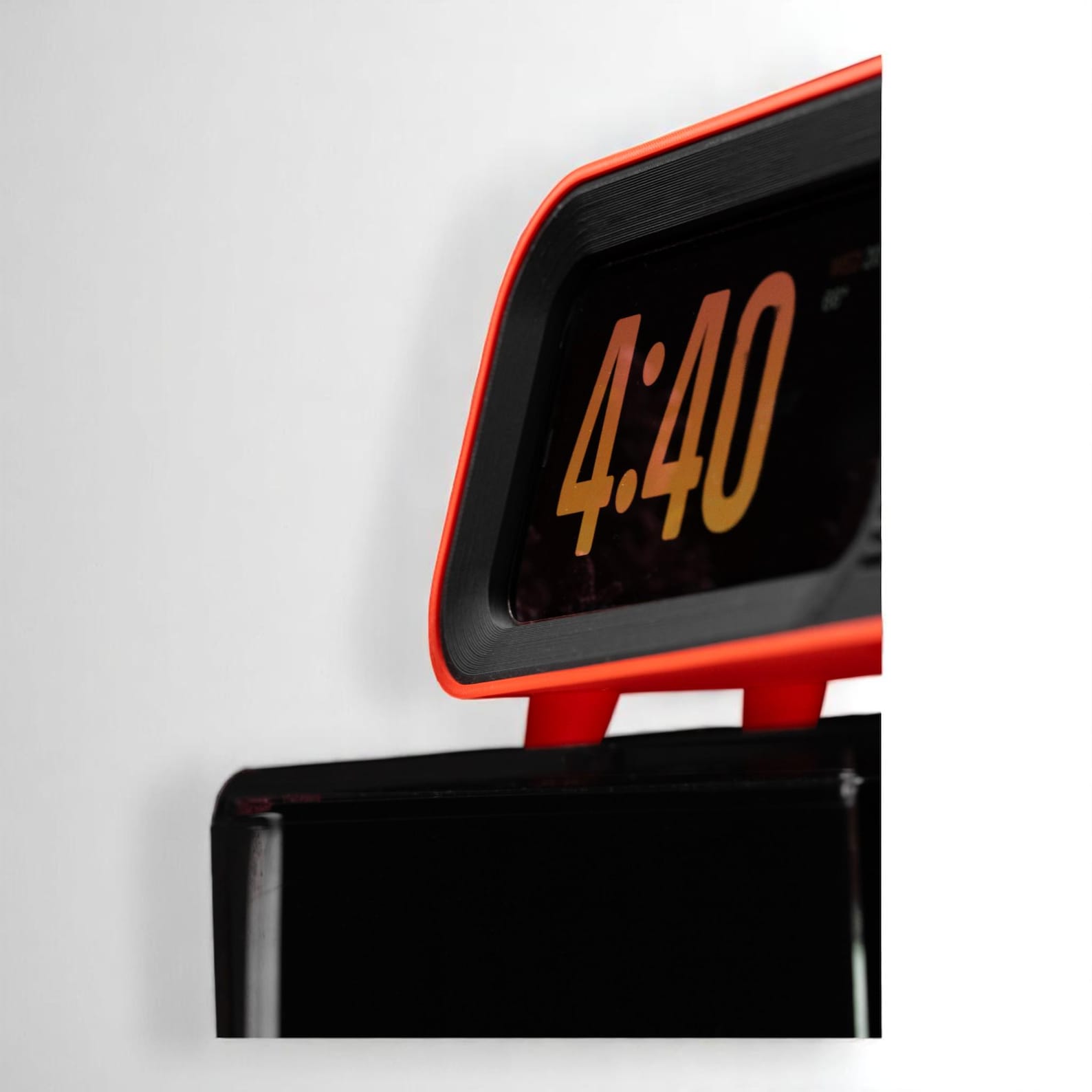 Retro iPhone Magsafe Dock – 3D Printed Flip Clock Nightstand Holder ...