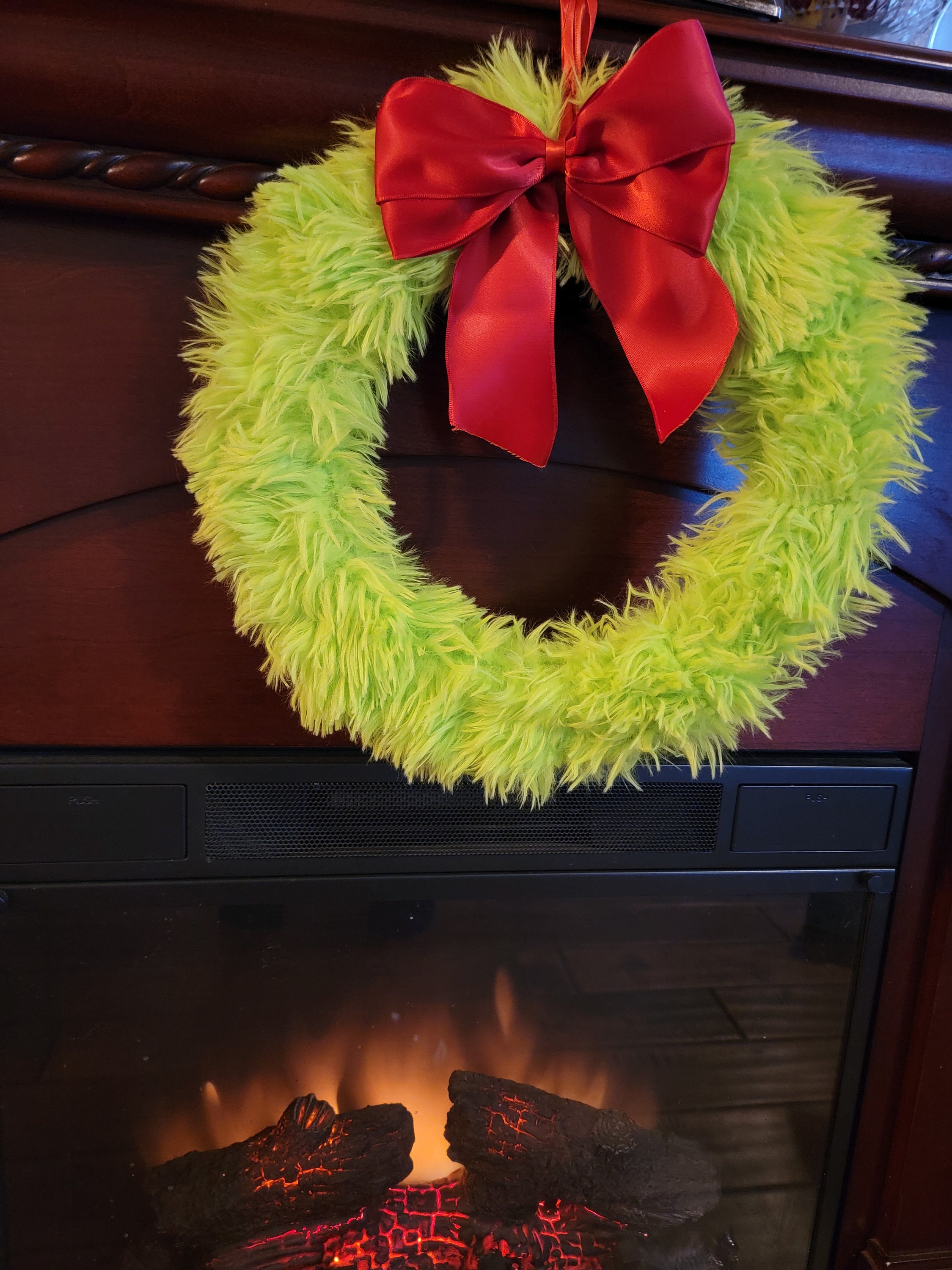 Faux Fur Grinch Wreath Pattern- the Grinch Inspired Christmas Decor ...