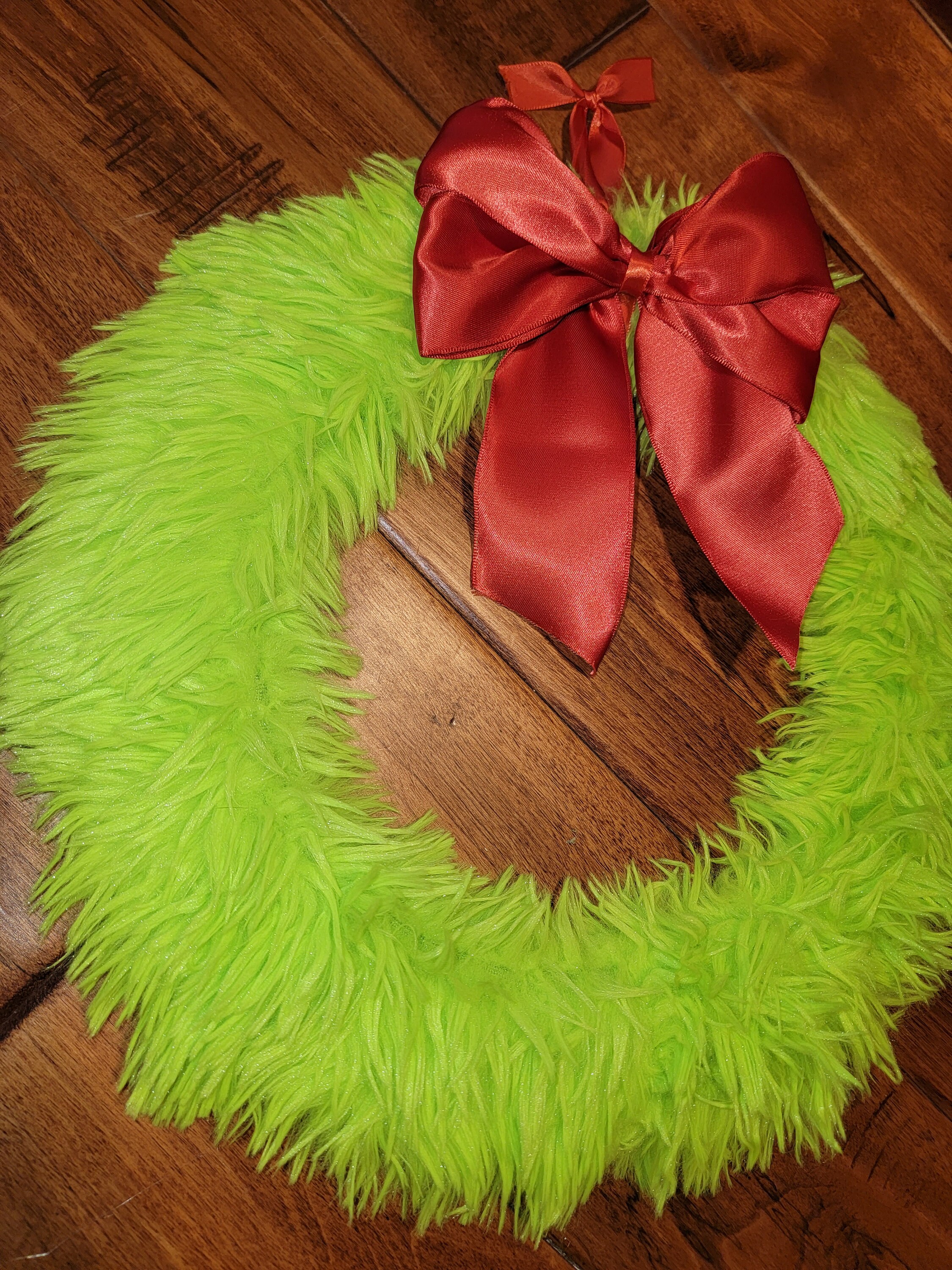 Faux Fur Grinch Wreath Pattern- the Grinch Inspired Christmas Decor ...