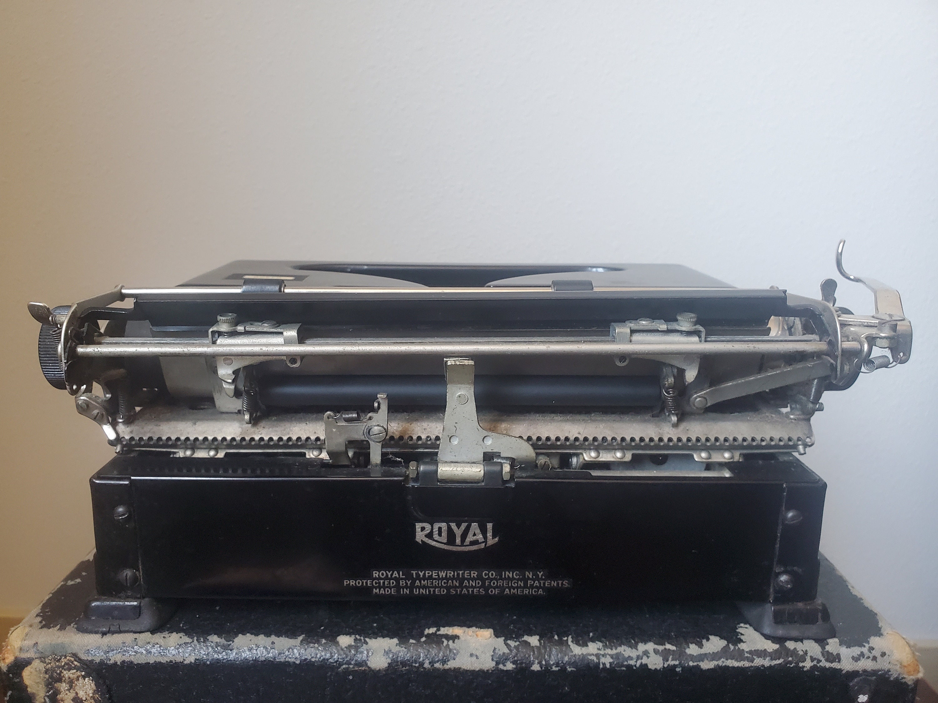 Vintage Royal Black Typewriter - Etsy