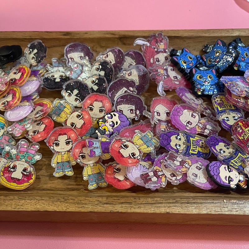 Kpop Mira Charm - Etsy