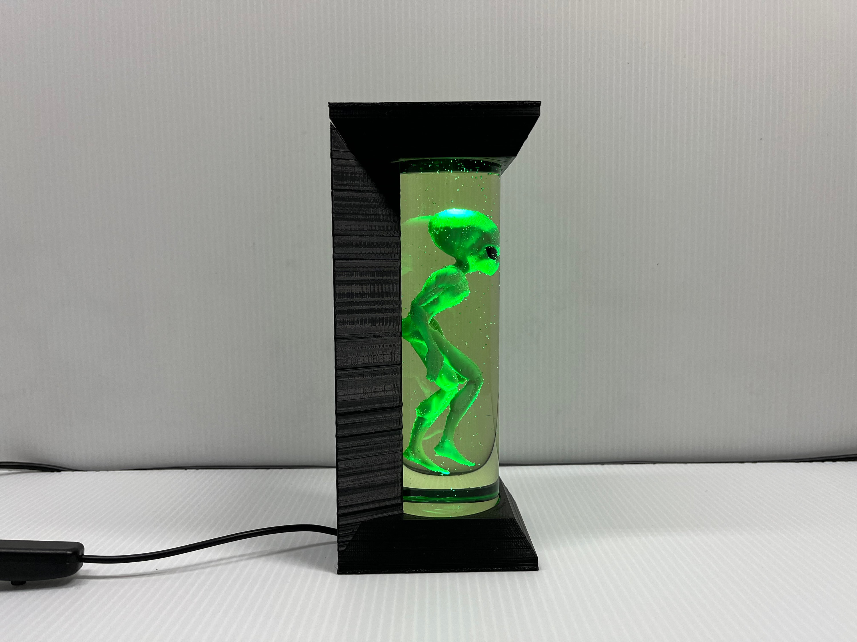 Alien in Stasis Tank, Green LED Lamp, Extra Terrestrial Figure, Area-51 ...