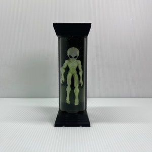 Alien in Stasis Tank, Green LED Lamp, Extra Terrestrial Figure, Area-51 ...