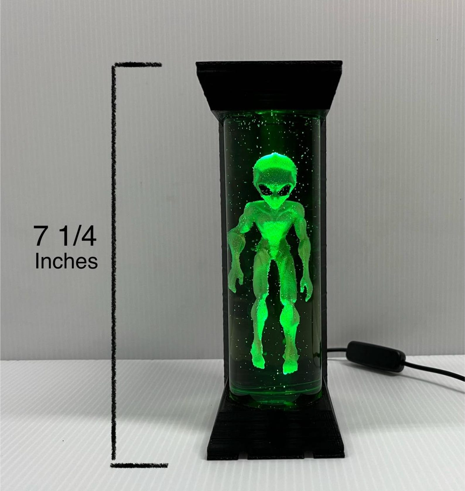 Alien in Stasis Tank, Green LED Lamp, Extra Terrestrial Figure, Area-51 ...