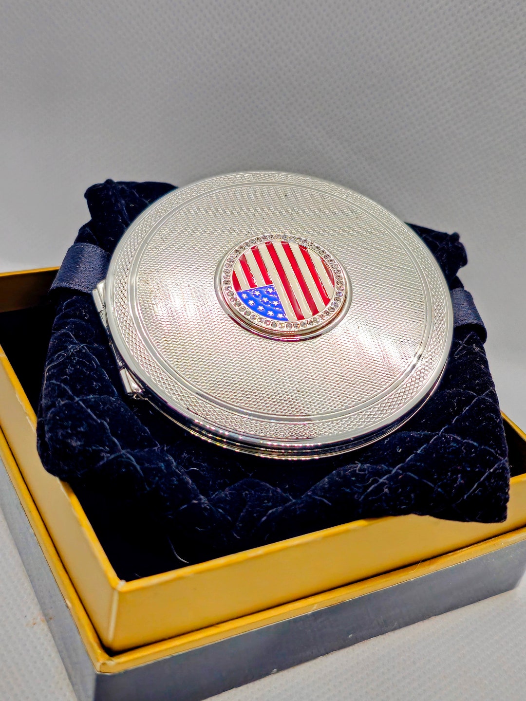 Vintage Glamour: 1990s Stratton Convertible Compact With USA Flag Lid ...