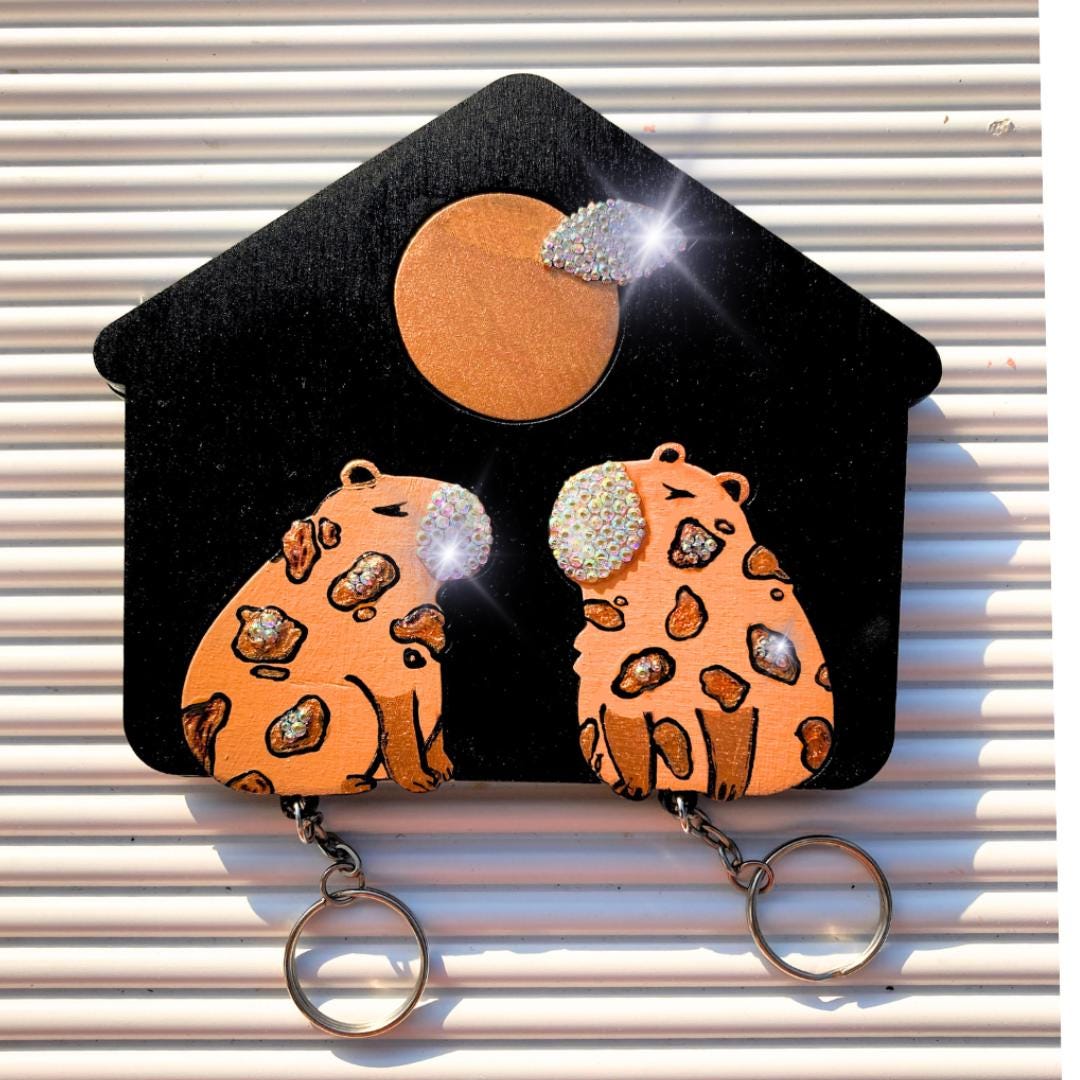 Couple Keychains, Keyholder for Wall, Gift for Couple, Capybara Lover's ...