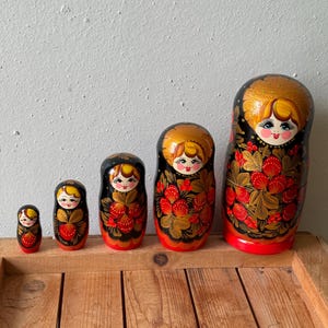 Nesting Dolls, Red and Gold, European, Set of 5. - Etsy