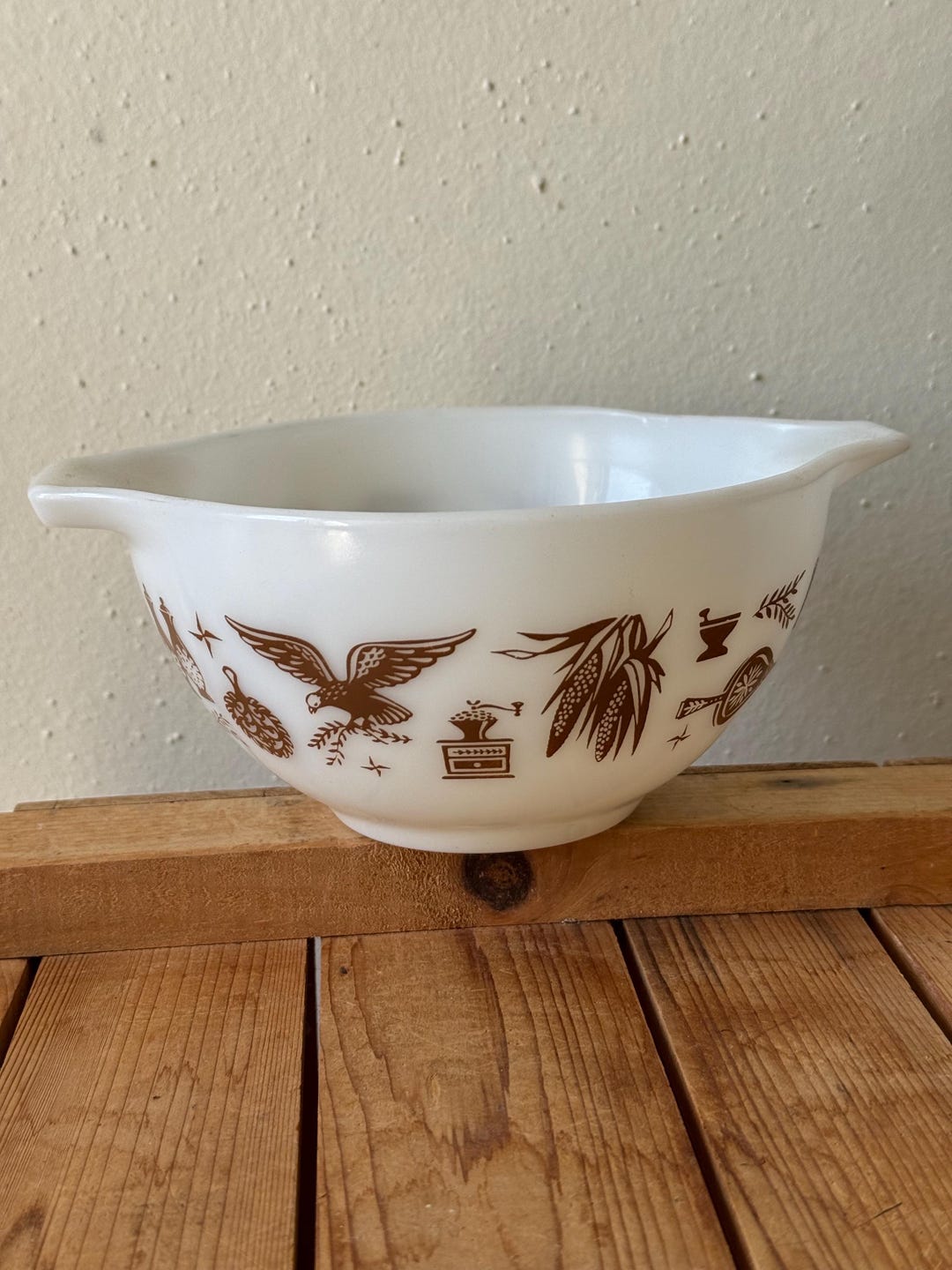 Pyrex Early American Brown on White Pattern Bowl With Lip / Handle ...