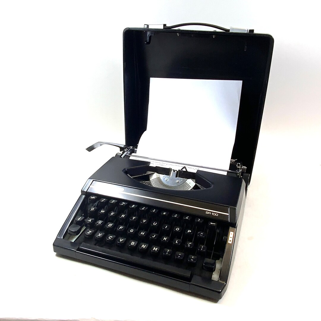 Japanese Silver-reed SR 100 Typewriter | 1980 Icon | Travel Typewriter ...