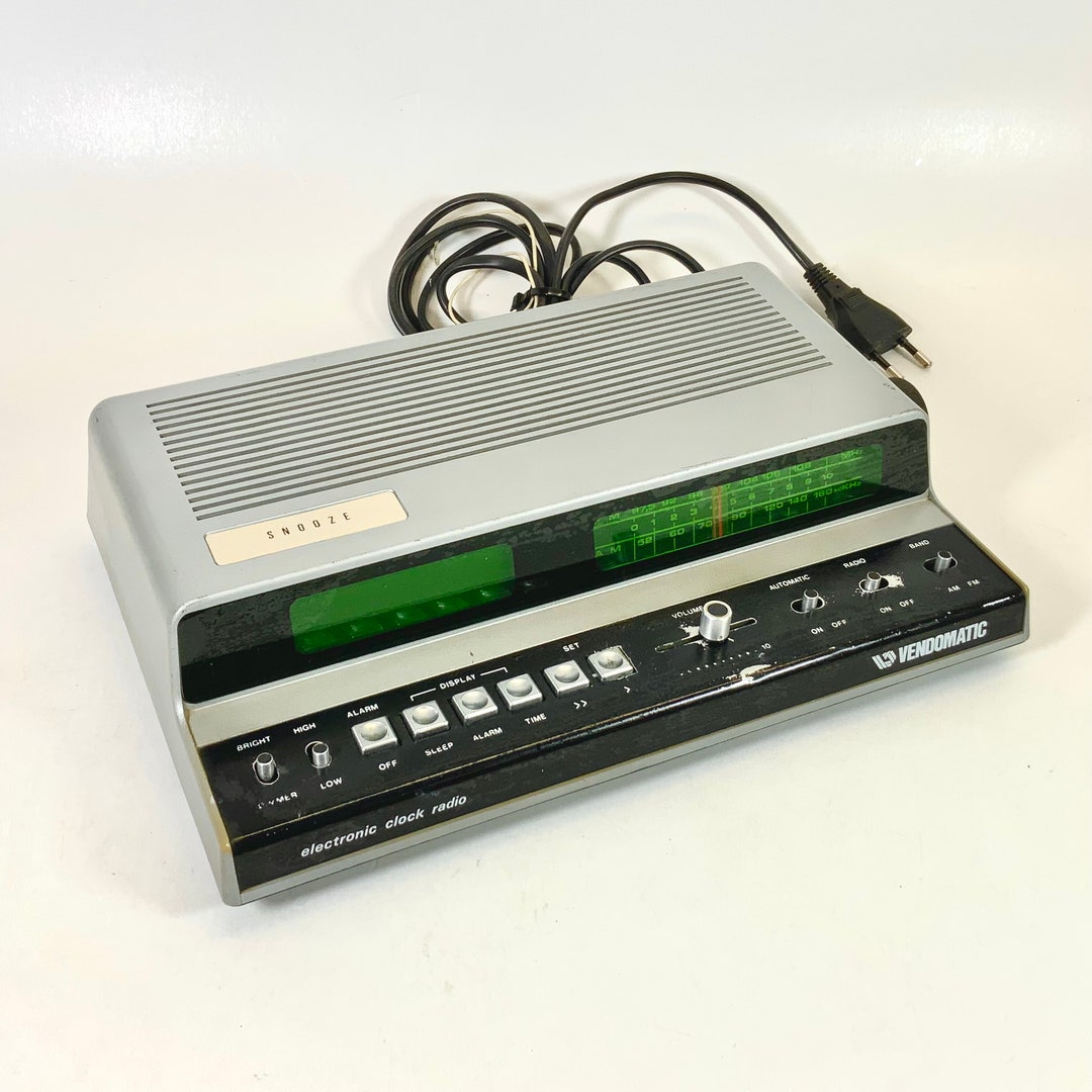 Vintage Vendomatic Am/fm Clock Radio KR 215 | Green Numbers | EU Power ...