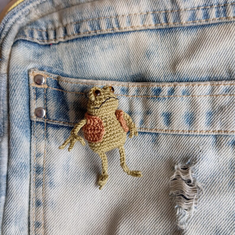 Crochet Green Frog Brooch or Keychain: Amigurumi Animal - Etsy UK