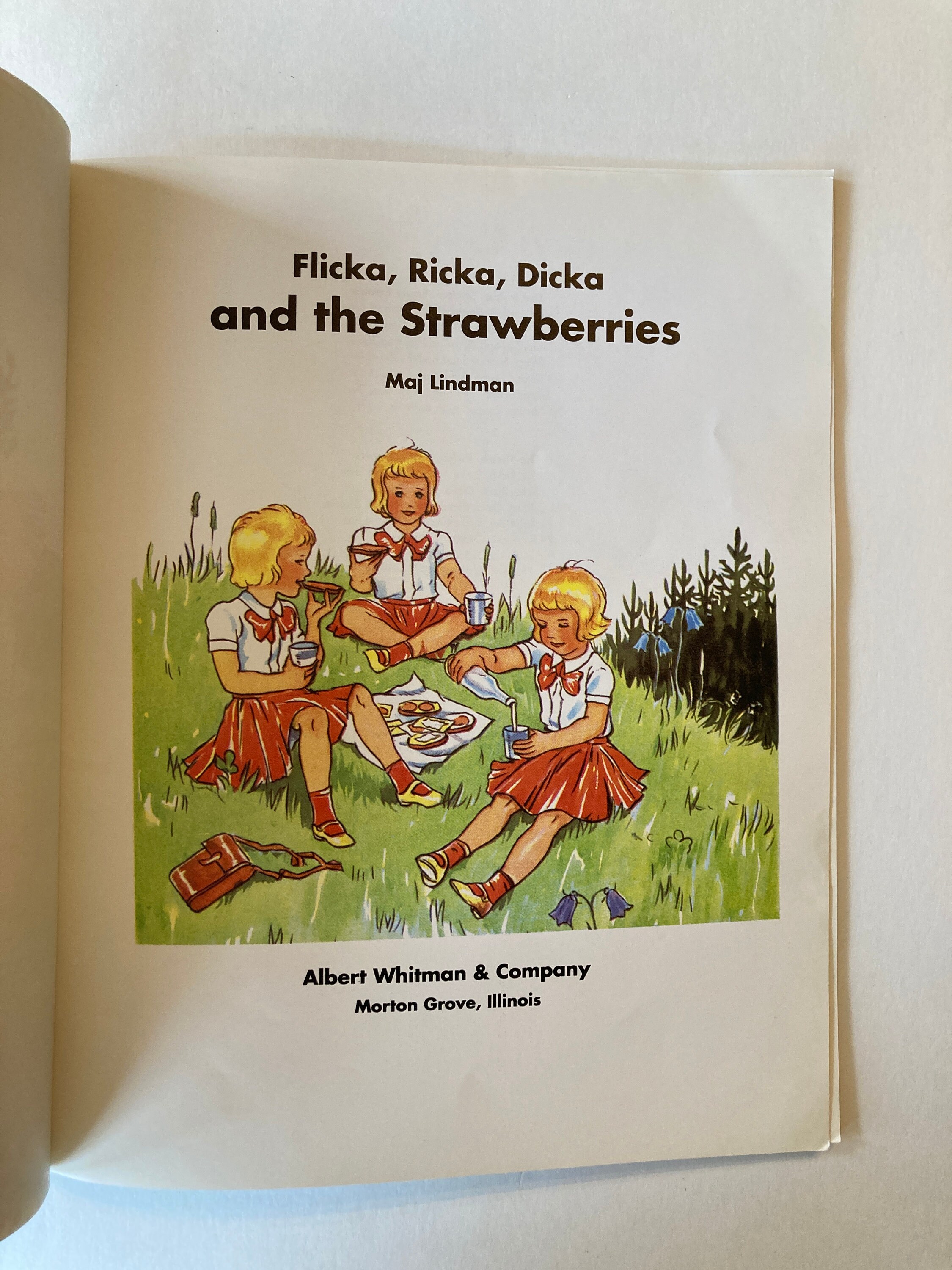Flicka, Ricka, Dicka and the Strawberries by Maj Lindman, Paperback, 1996 Reprint, Swedish ...