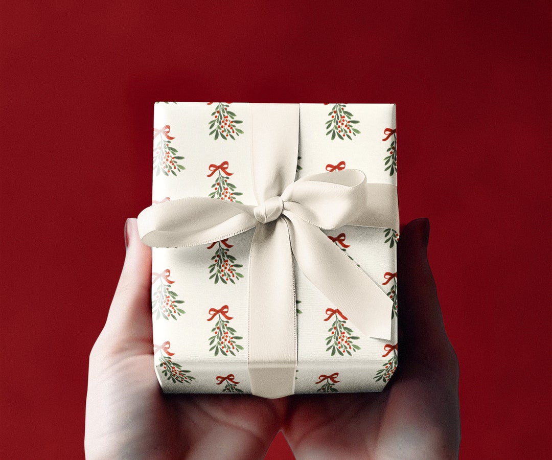 Christmas Wrapping Paper Roll, Mistletoe With Red Bow & Berries, Preppy ...