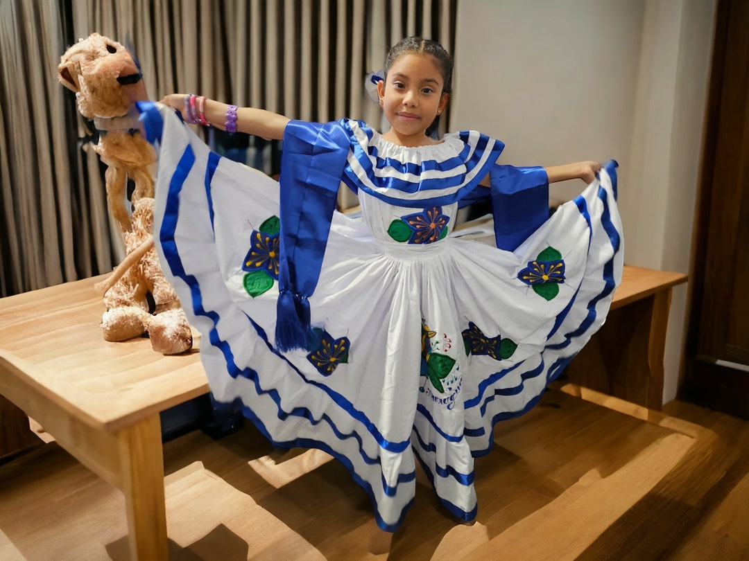 Florkorico Representative Costume of Nicaragua for Girls Between 7 and ...