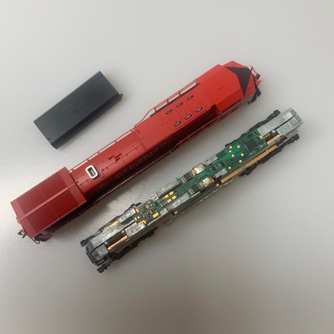 Used N Scale Kato 176-7216 AC4400CW Canadian Pacific Golden Beaver ...