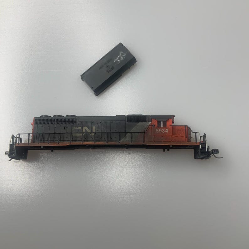 Used N Scale Kato Canadian National 176-4702 SD40-2 Early Production CN#5934 Diesel Locomotive ...