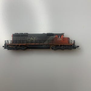 Used N Scale Kato Canadian National 176-4702 SD40-2 Early Production CN#5934 Diesel Locomotive ...