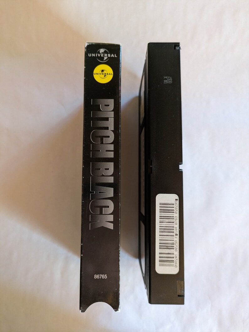 Vintage VHS Tape - 2000 - Pitch Black (sci-fi Horror) Starring Vin ...