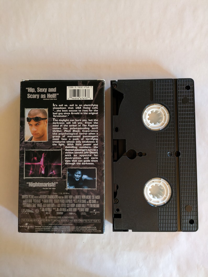 Vintage VHS Tape - 2000 - Pitch Black (sci-fi Horror) Starring Vin ...