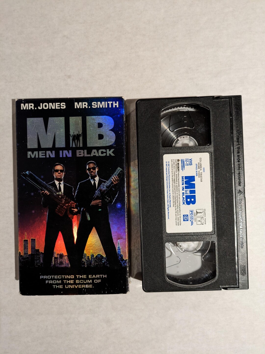 Vintage VHS Tape - 1997 - Men in Black (comedy) Starring Tommy Lee ...