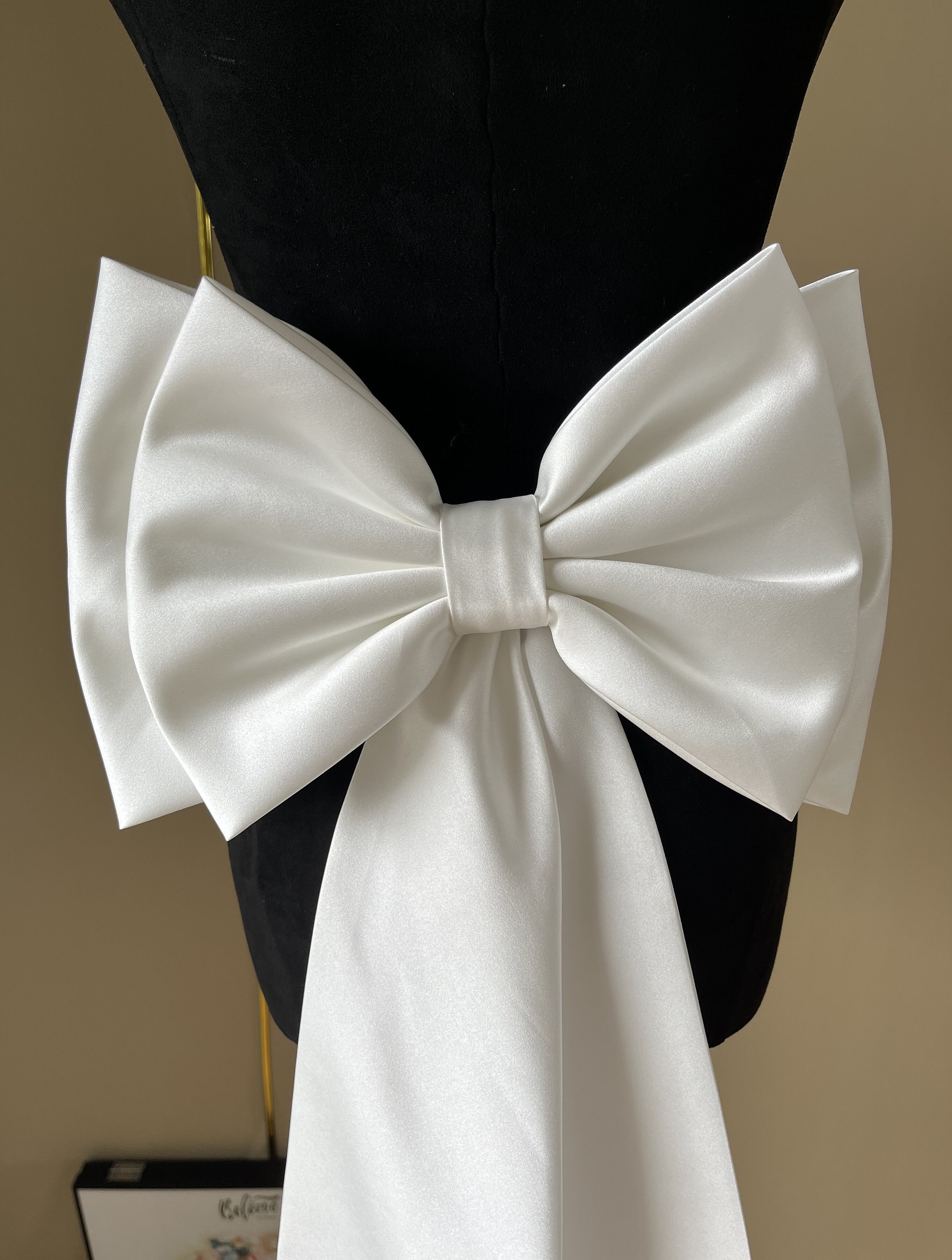 High-end Satin Wedding Bow: Detachable Bridal Belt or Skirt Accessory ...