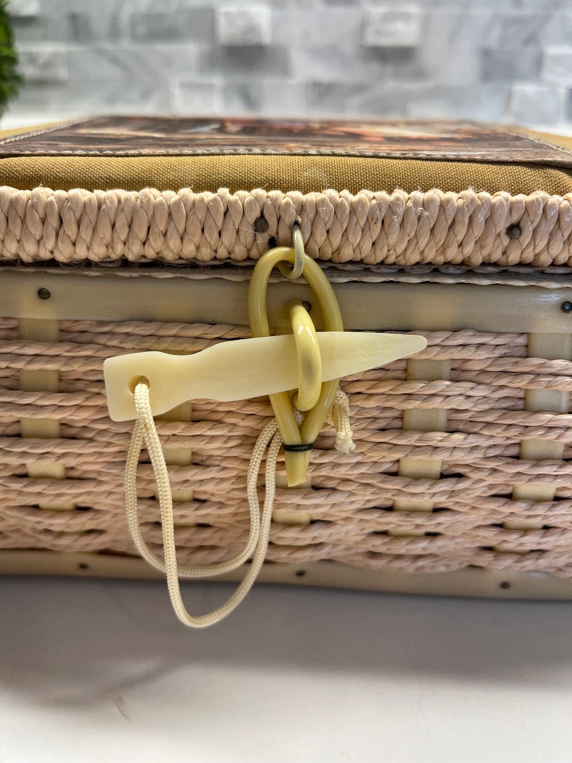 Vintage Weaved Sewing Basket W/ Fabric Renaissance Artwork Lid ...