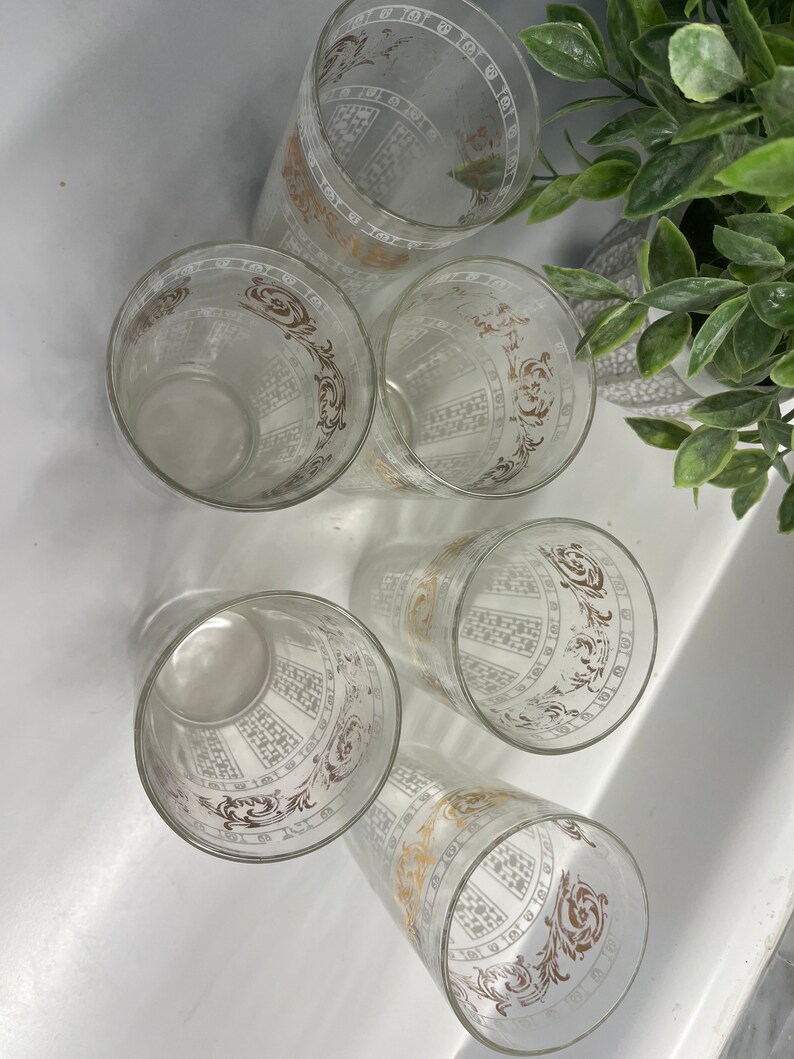 Glamorous Vintage MCM Hollywood Regency Gold Scroll Raining White ...