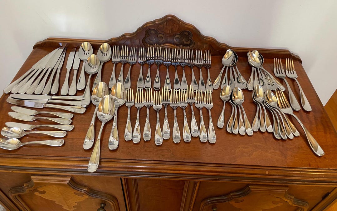 Oneida Voss Stainless Steel Flatware Set Service for 12 missing 2 ...