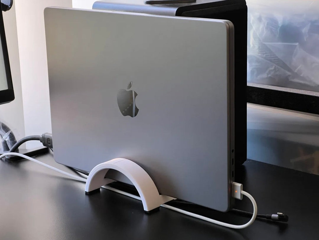 The Observatory: Vertical Laptop Stand for the M1 Pro/m1 Max MacBook ...