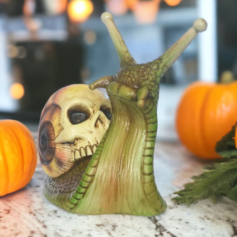 Snail Skull Statue, Garden Snail, Halloween Decoration, Skull, Outdoor ...