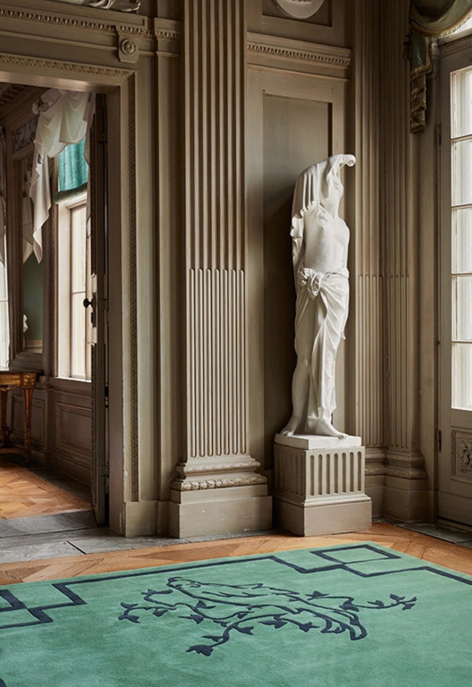 Chinoiserie Parrot Green & Dark Blue, Hand-tufted 100% Wool Handmade ...