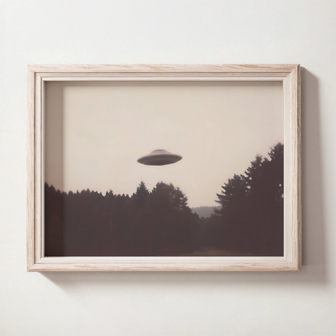 Vintage Ufo Poster, Ufo Photograph Printable, Nostalgic Image Ufo ...