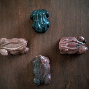 Crystal Animal Novelty Stone Frog Witch's Familiar Toad Animal Totem ...