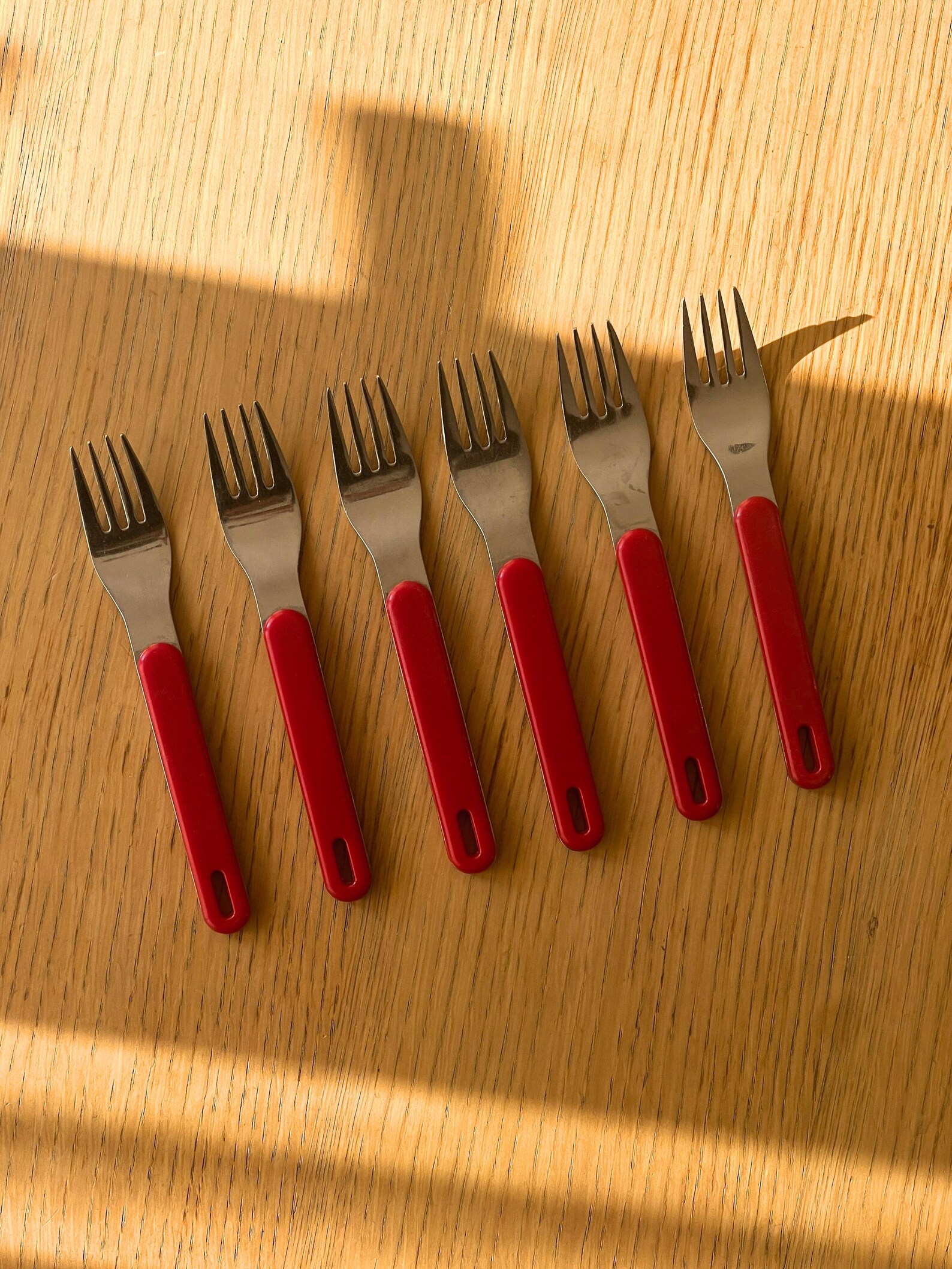 Vintage Red Plastic Handle Cutlery Set, Aesthetic Cutlery, 18/10 ...