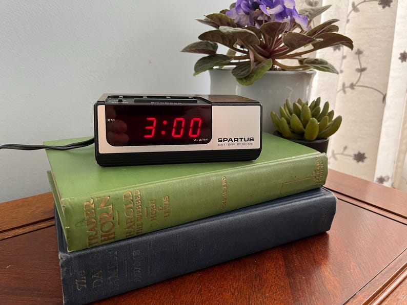 Vintage Spartus Digital Alarm Clock_i.t. - Etsy