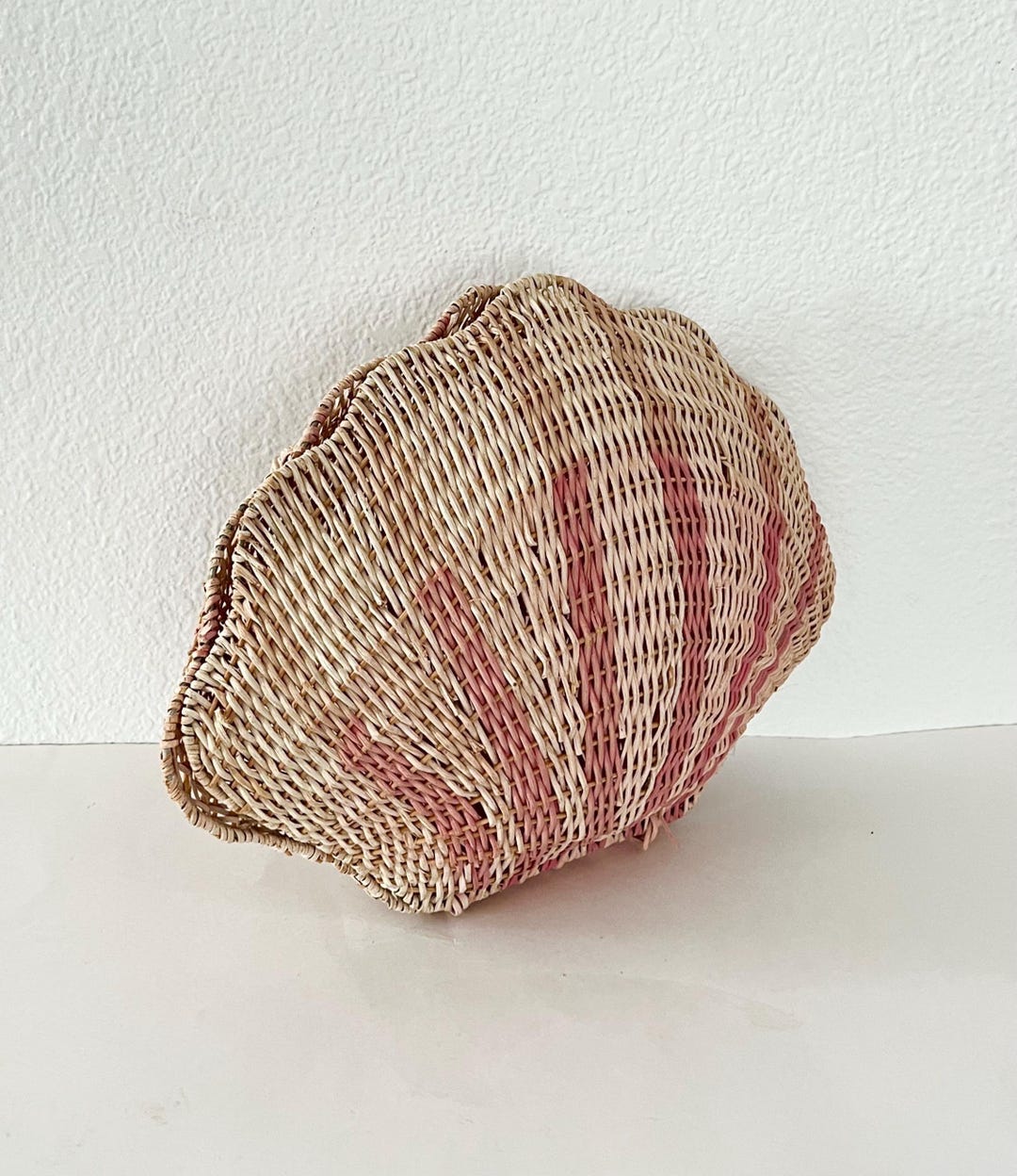 Vintage Woven Wicker/rattan, Pink Seashell Basket - Etsy