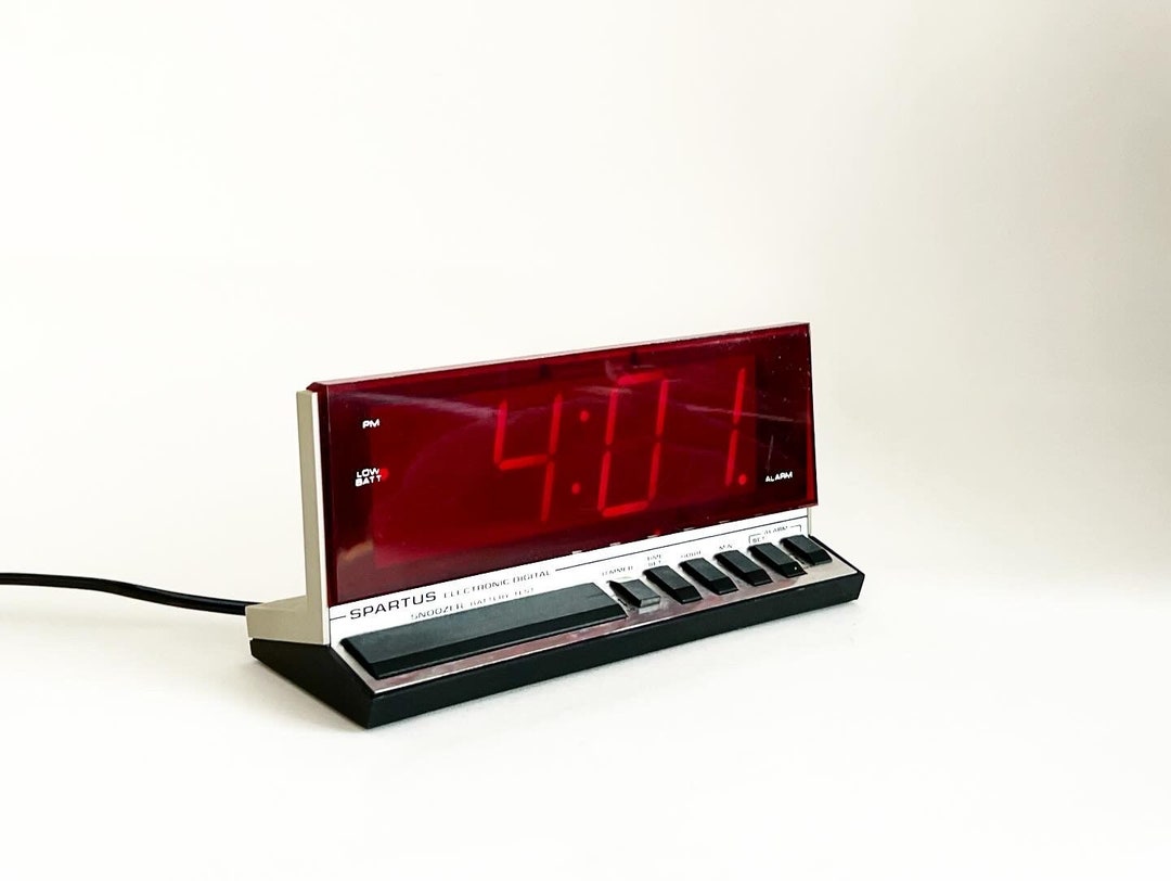Vintage 1970s Spartus Electronic Hi Tech Digital Alarm Clock Model 1150 ...