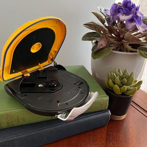 Vintage 90's Sony Sports Discman, Portable CD Player - Etsy