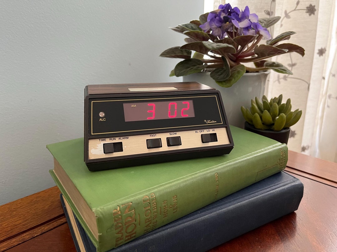 Vintage 70’s Tradition Digital Woodgrain Alarm Clock, Red Display - Etsy